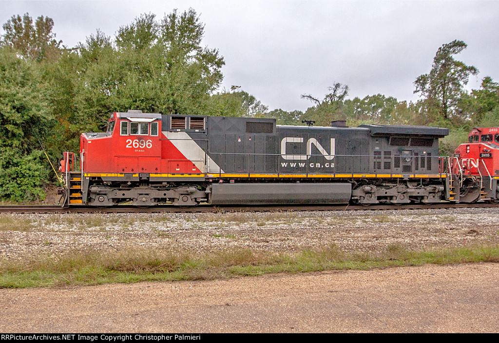 CN 2696 Leads G882